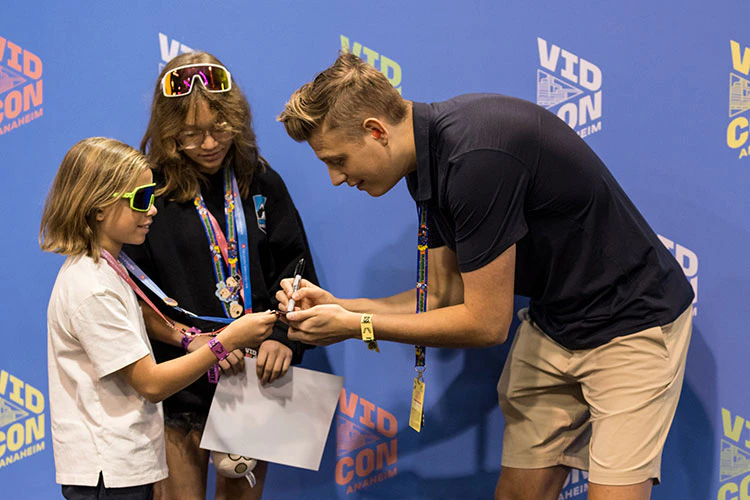 Meet & Greets | VidCon Anaheim